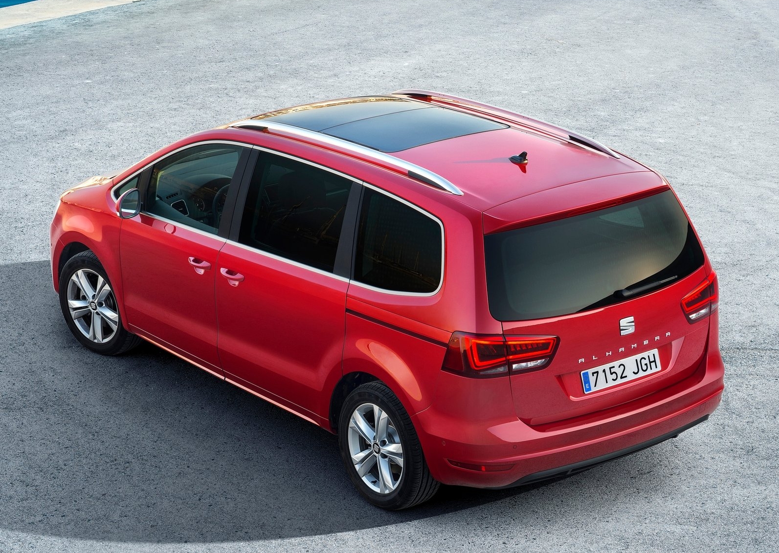 Auto tests izvērsts - Seat Alhambra MPV - What Car?